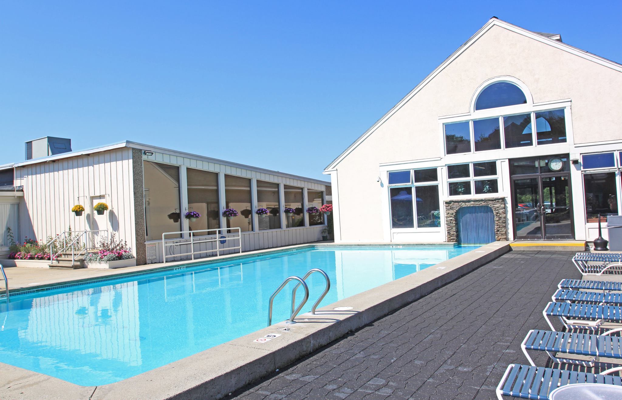 Amenities - Best Western Merry Manor Inn